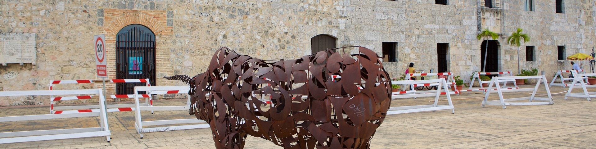 Casas Reales caracterizando arte ao ar livre