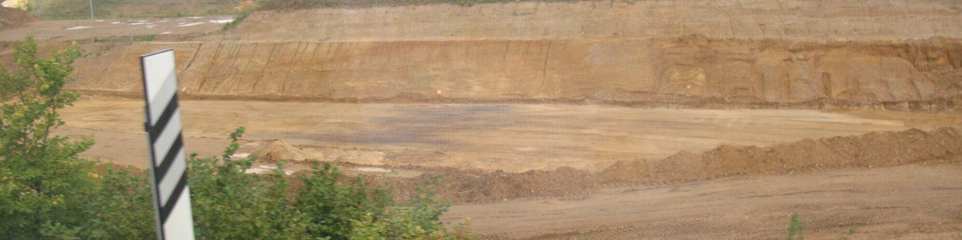 A 4 n östlich Buir, Ausschachtung des Trassen-Einschnitts, 07. 08. 2011.