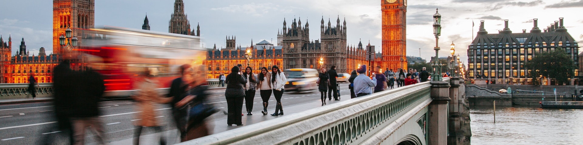 Westminster Bridge which includes a monument, a city and a bridge