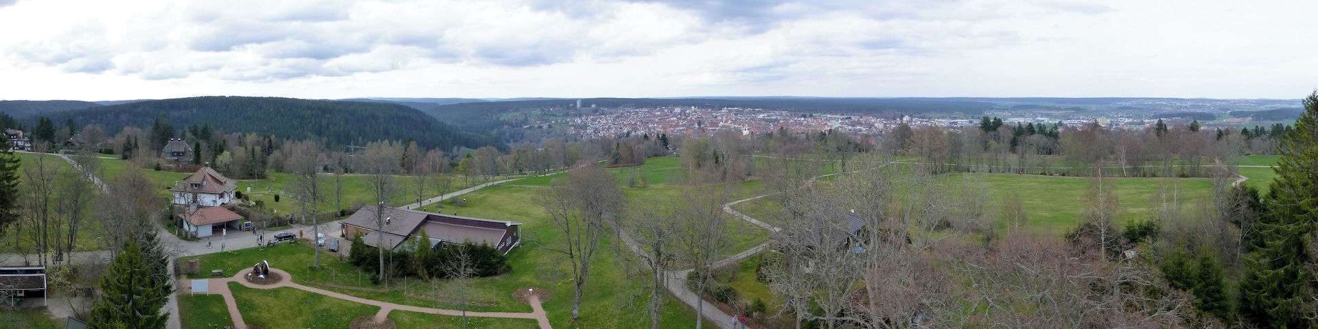 Panoramafoto von der oberen Plattform des Friedrichsturms mit Blick nach Norden auf Freudenstadt