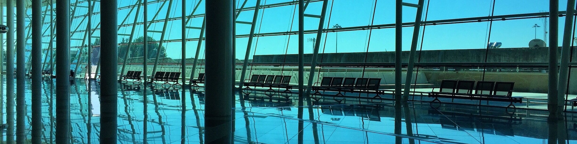 The flight from Lisbon to Porto cost me just 10€!! Porto has a number of international connections (schengen area mostly, if not all)