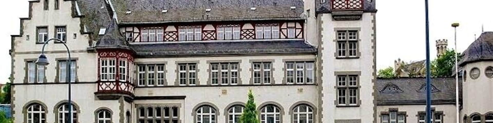 In a stylish environment, the Volkshaus has developed into a sophisticated concert, gala and conference venue that enjoys an esteem far beyond Jena.