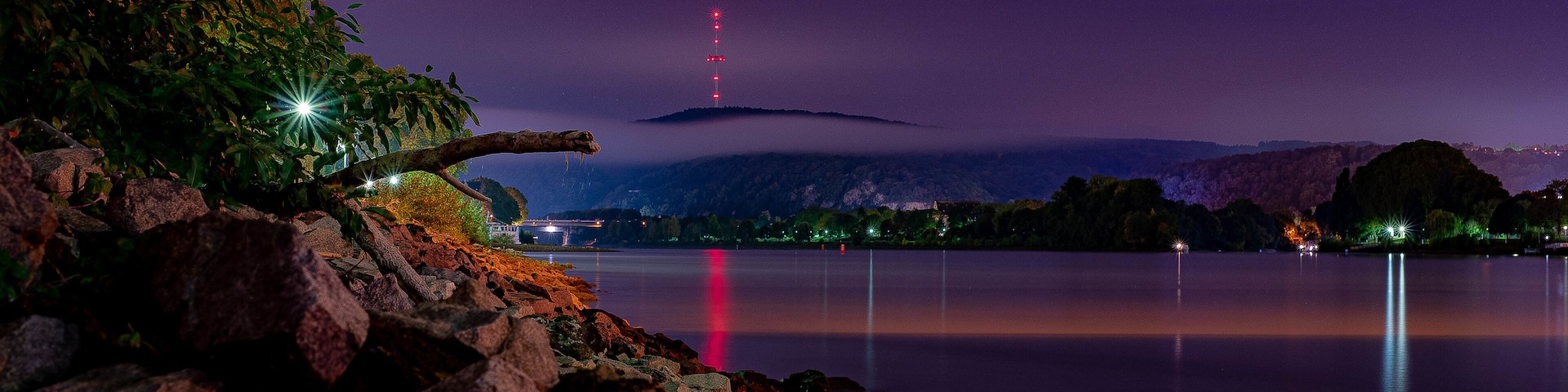Aufgenommen unter der Pfaffendorfer Brücke in der Nähe des deutschen ecks in Koblenz.
