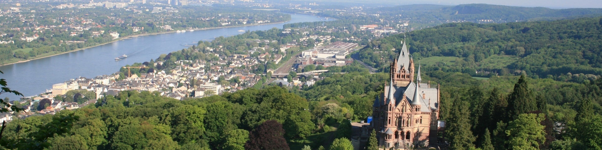Königswinter showing heritage architecture, chateau or palace and a river or creek