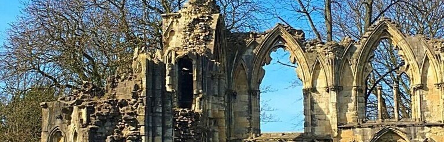 Museum garden in York. Perfect for picnic on a good day
#springfun #lifeatExpedia