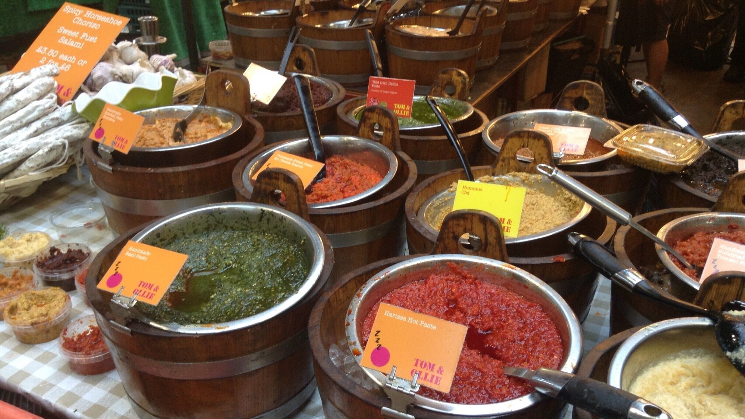 An excellent market in central Belfast. Food, arts and crafts, and live music make this a very relaxed place to wander around at the weekend.
#colorful #market