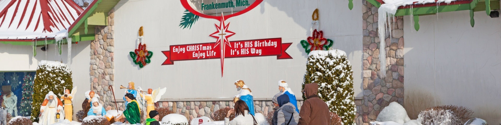 Frankenmuth which includes street scenes, signage and snow