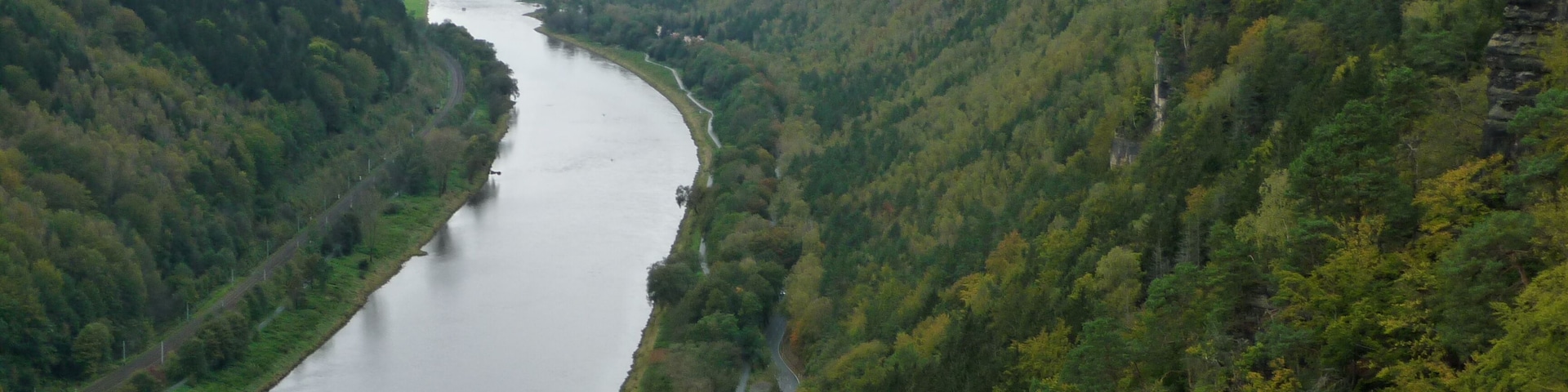 Blick von der Kleinen Bastei bei Schmilka nach Nordwesten auf die Elbe
