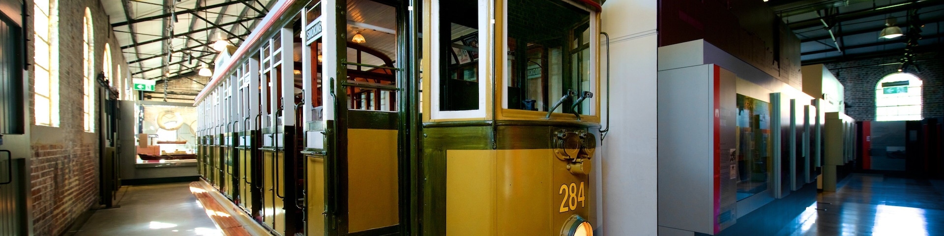 Newcastle caracterizando vistas internas e itens de ferrovia