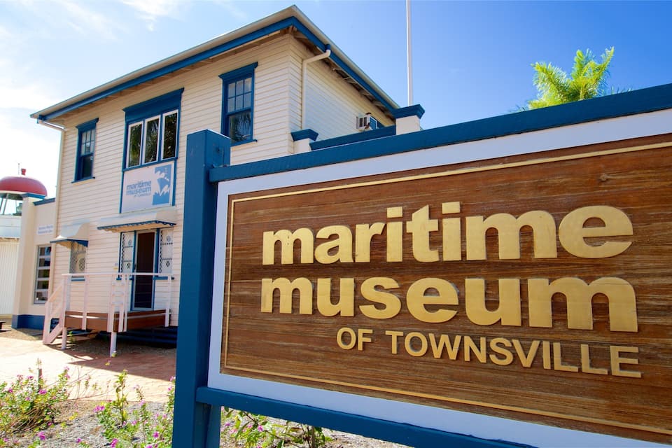Placa de madeira para o Museu Marítimo de Townsville.