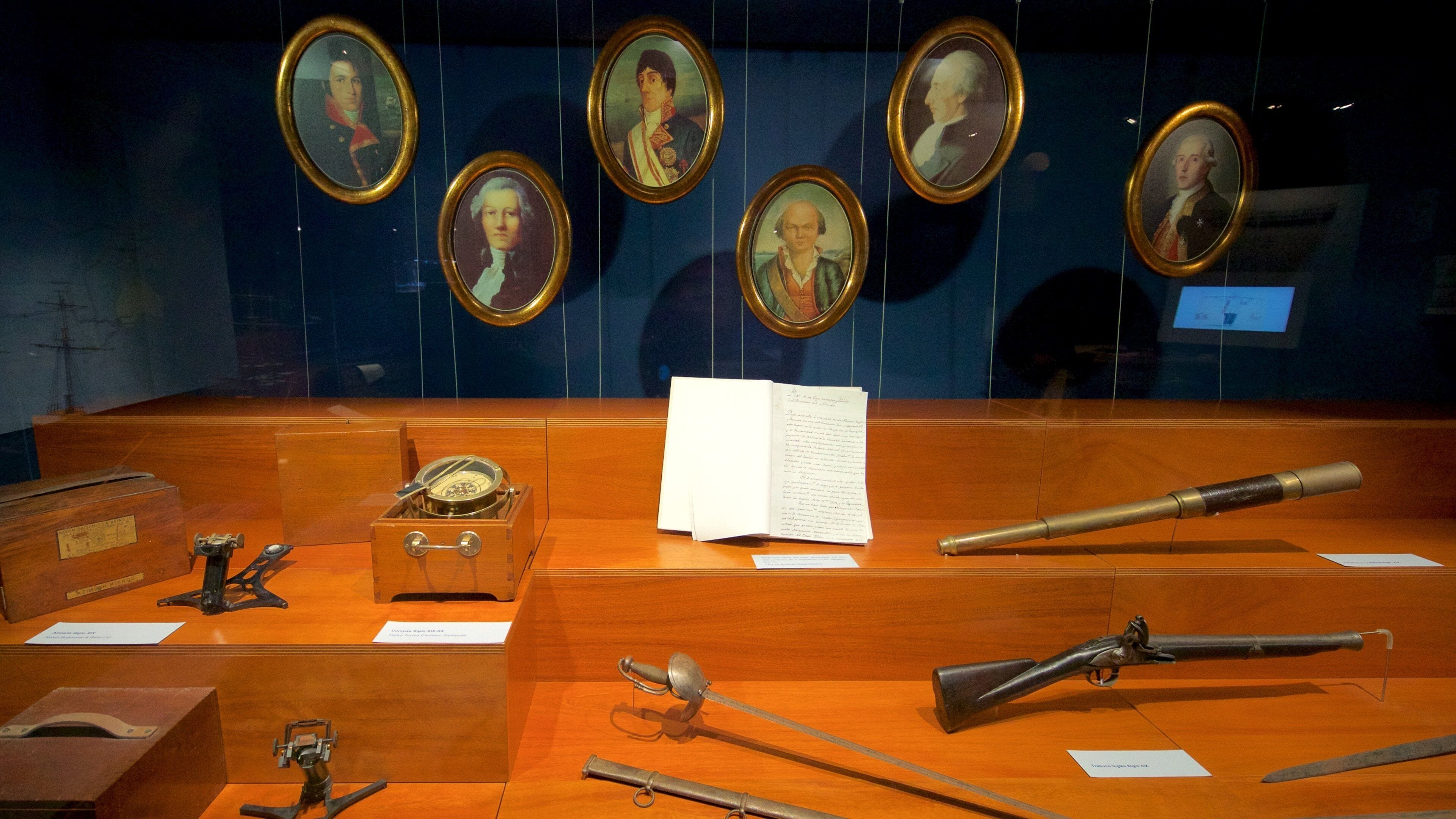 Museo Marítimo del Cantábrico mostrando vistas internas e elementos de patrimônio