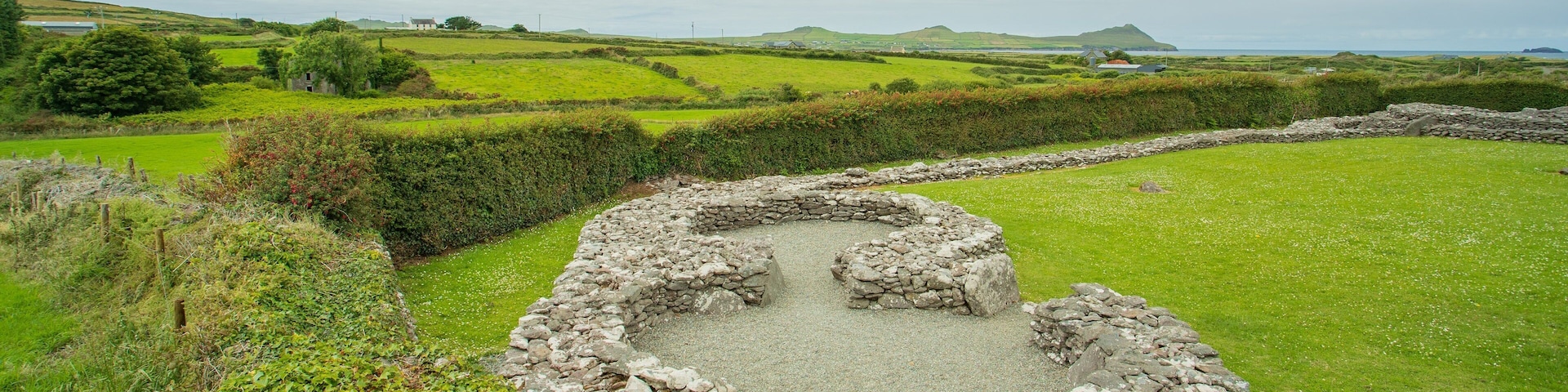 Riasc Monastic Settlement featuring heritage elements and a ruin
