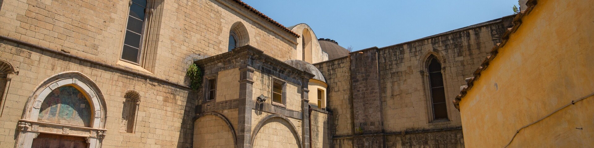 Chiesa di San Giovanni a Carbonara featuring heritage elements