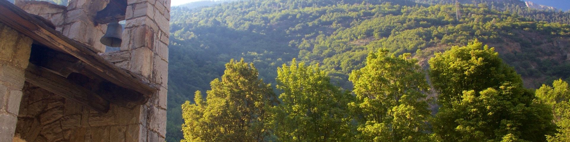 Exilles Fort which includes mountains, tranquil scenes and heritage architecture