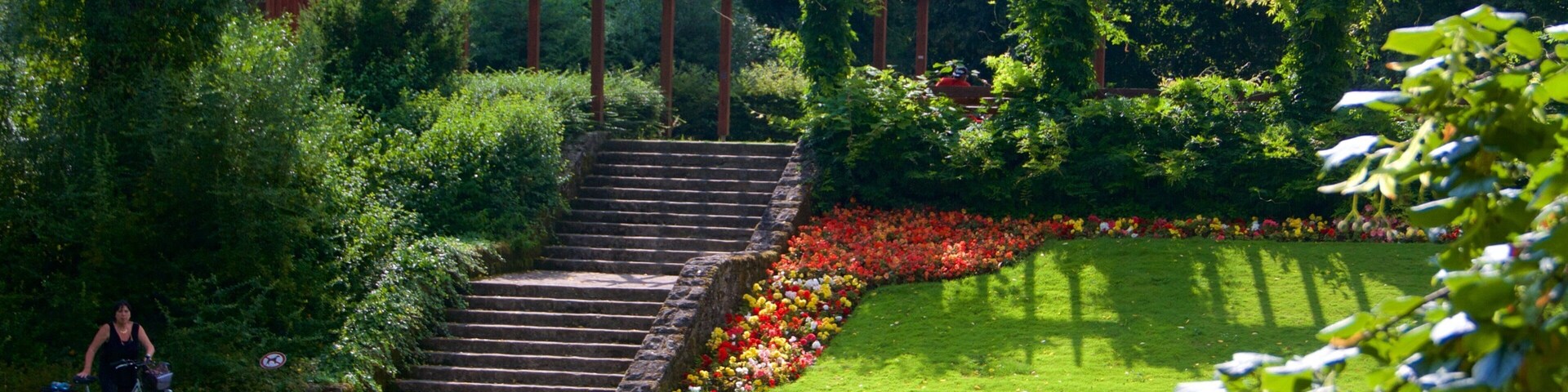 Luxembourg which includes a park and flowers