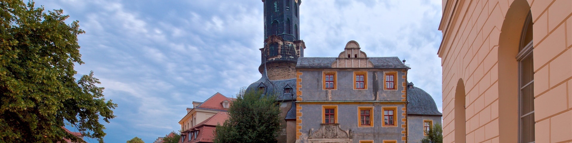 Schlossmuseum featuring heritage architecture