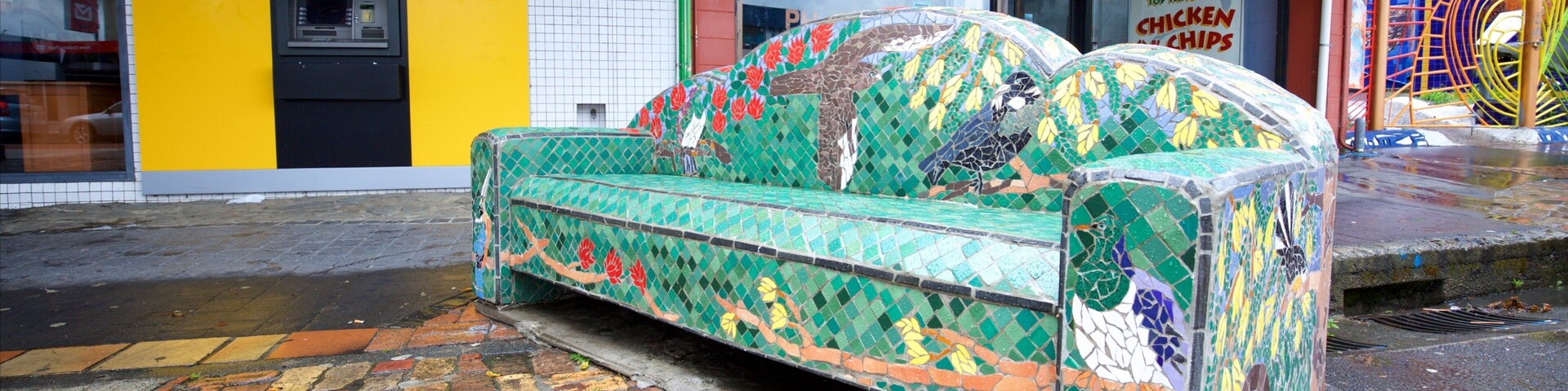 Paihia caracterizando arte ao ar livre