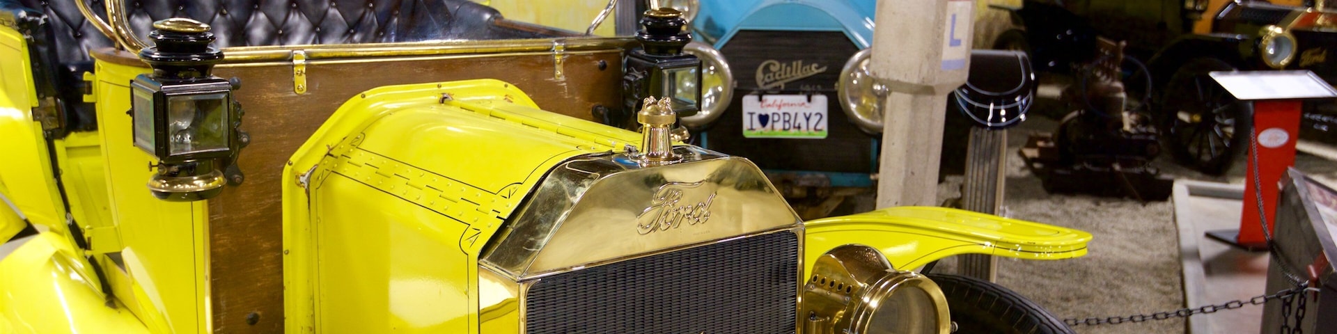 California Automobile Museum which includes heritage elements and interior views