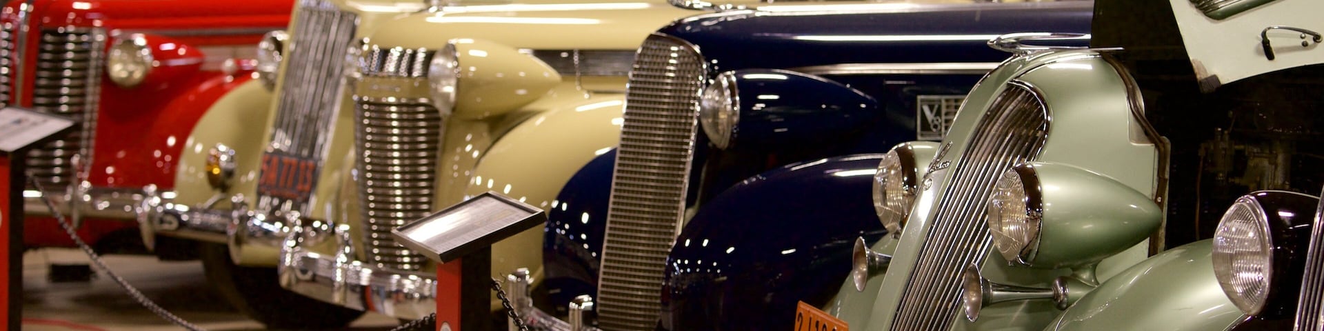 Sacramento which includes interior views