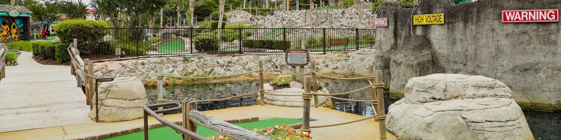 Jurassic Golf showing golf