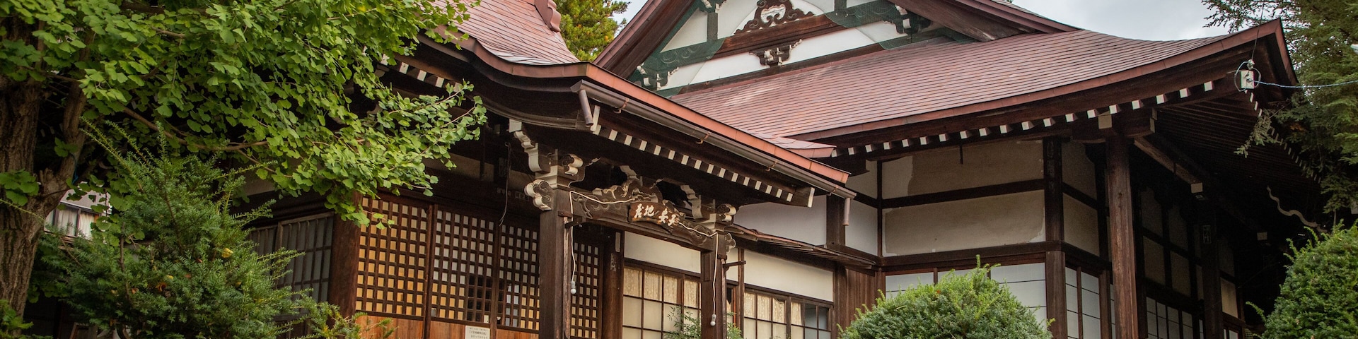 Higashiyama Walking Course which includes heritage architecture