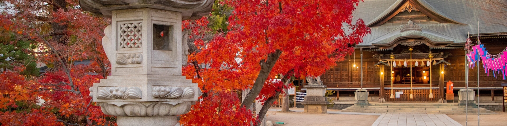Yohashira Shrine featuring heritage elements and a temple or place of worship