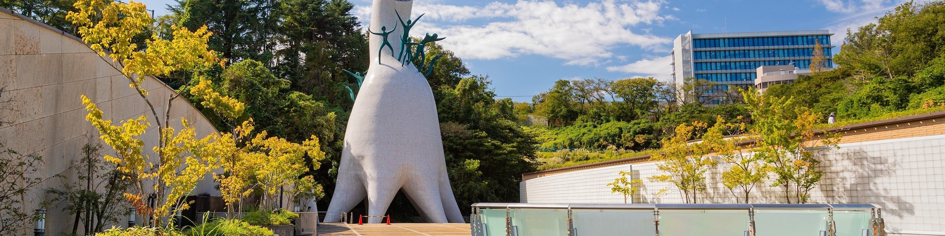 Taro Okamoto Museum of Art featuring outdoor art and a park