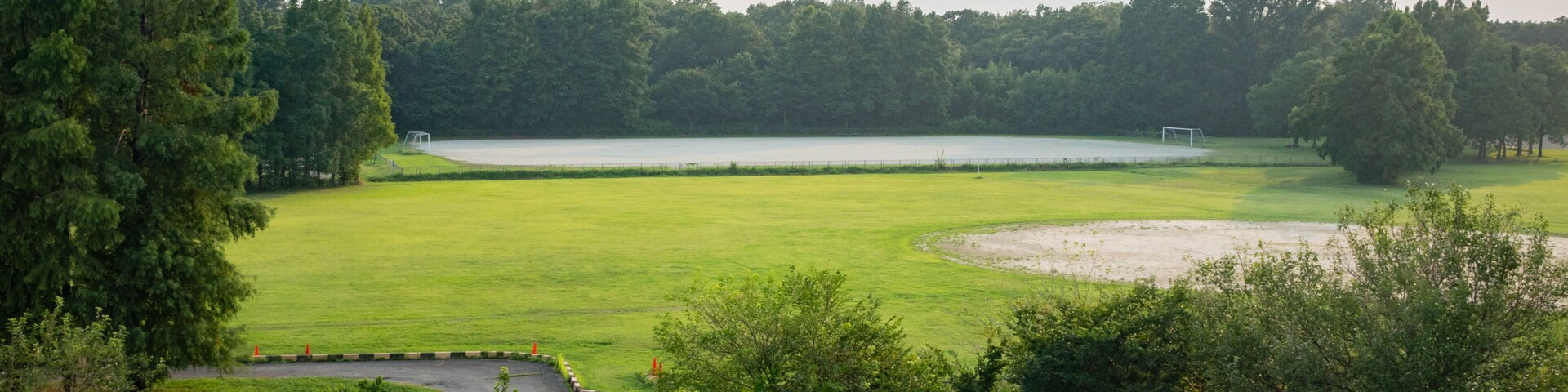 Akigase Park showing a sunset and a park