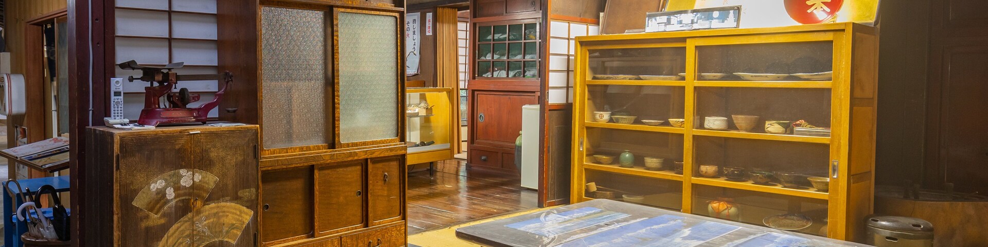 Wholesale Merchant Morike showing heritage elements and interior views