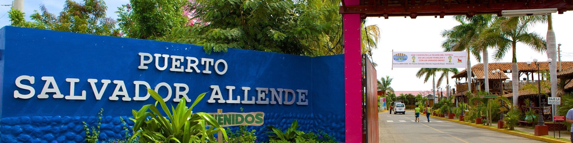 Placa para Puerto Salvador Allende, com fundo azul e letras brancas.