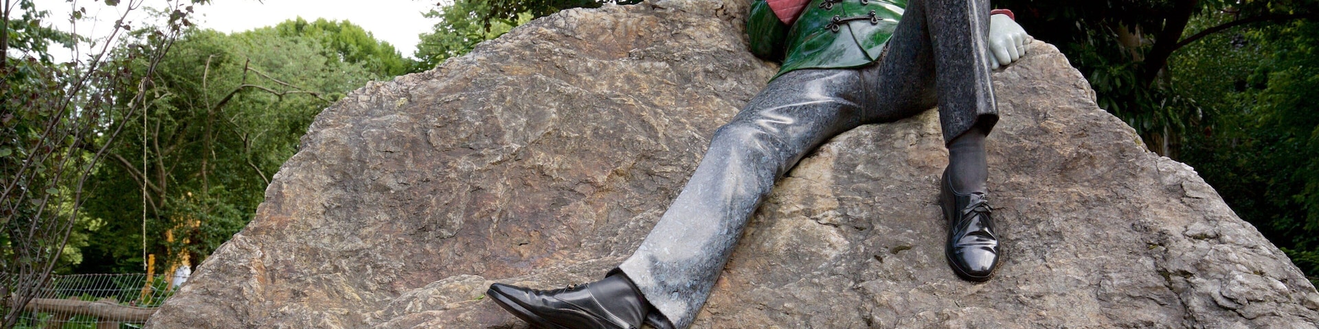 Dublin caracterizando elementos de patrimônio, um monumento e uma estátua ou escultura