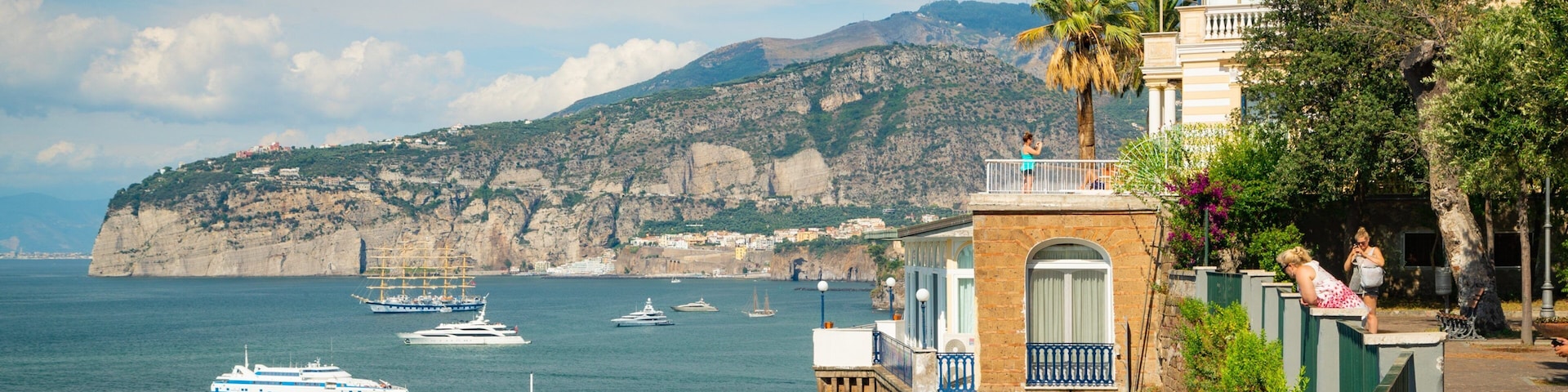Villa Comunale Park showing general coastal views and a coastal town