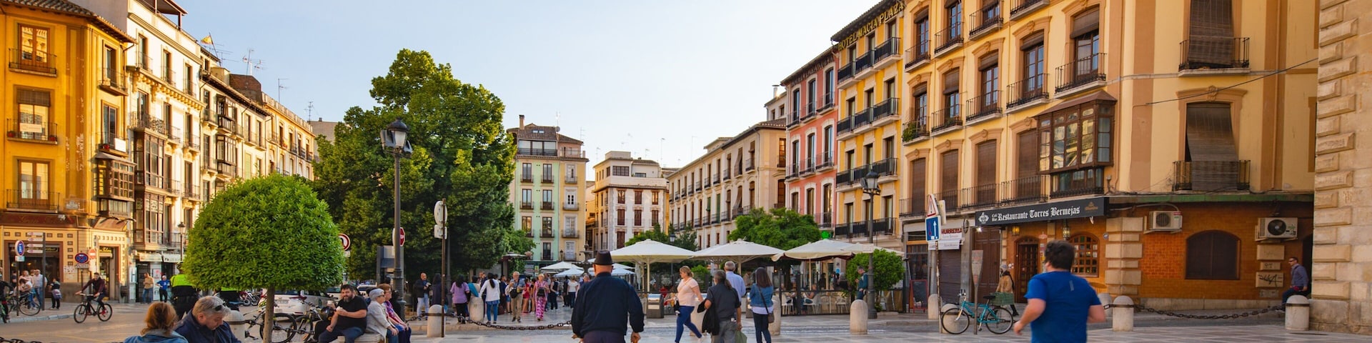 Plaza de Santa Ana showing a square or plaza