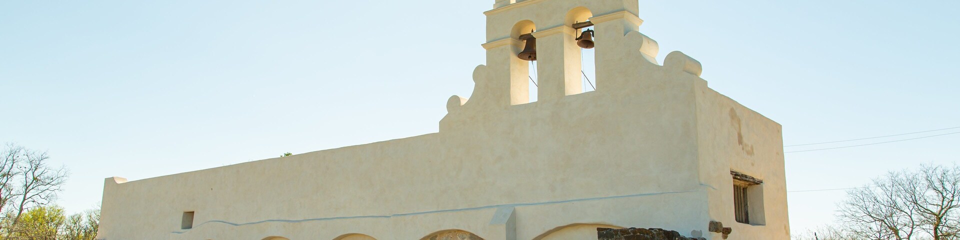 Mission San Juan showing a church or cathedral