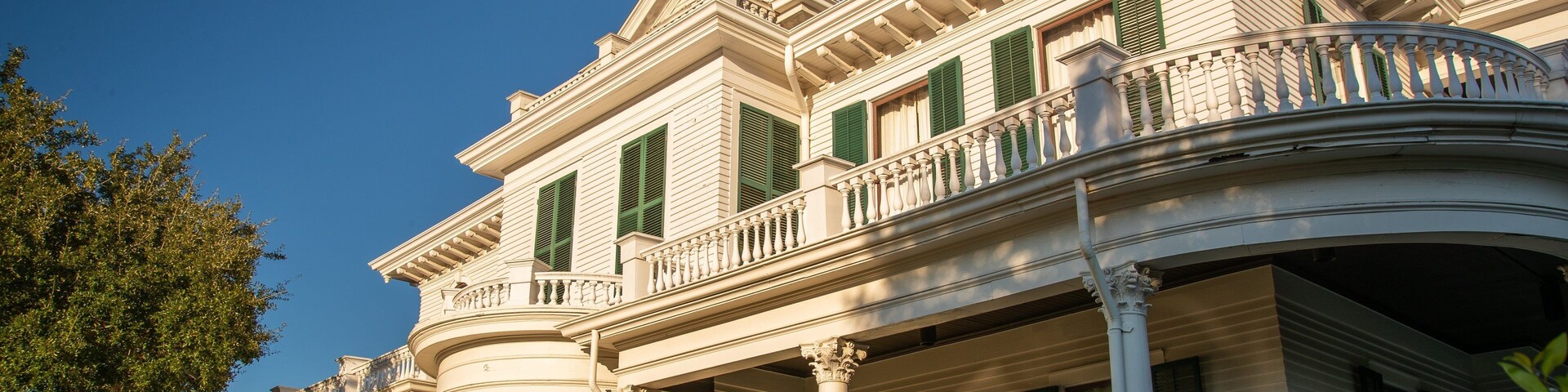 East Biloxi which includes a house