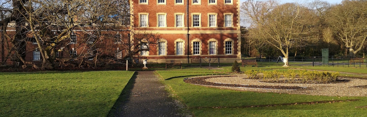A fab spot for walking the dog. The cafe is dog friendly and there are a couple of shops and gardening club selling plants.