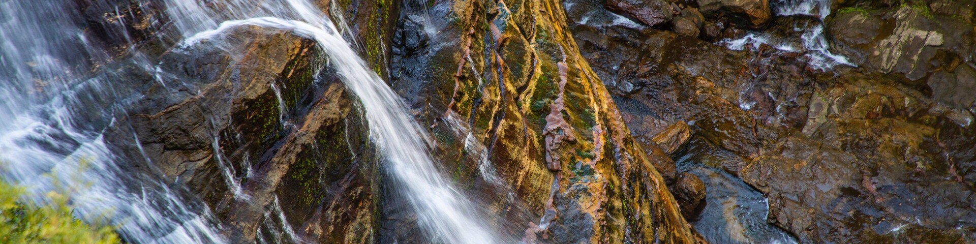 Leura Cascades which includes a waterfall