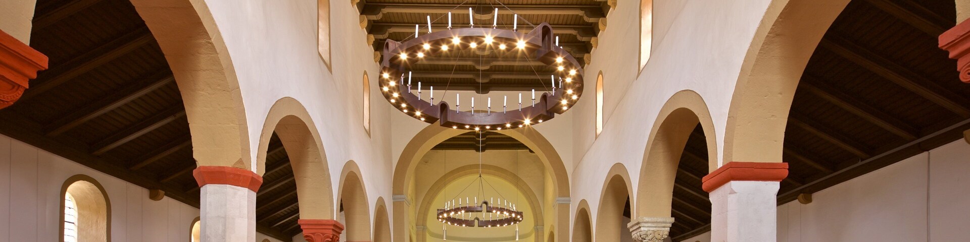 Nikolai Church Eisenach que inclui uma igreja ou catedral, vistas internas e elementos de patrimĂŽnio