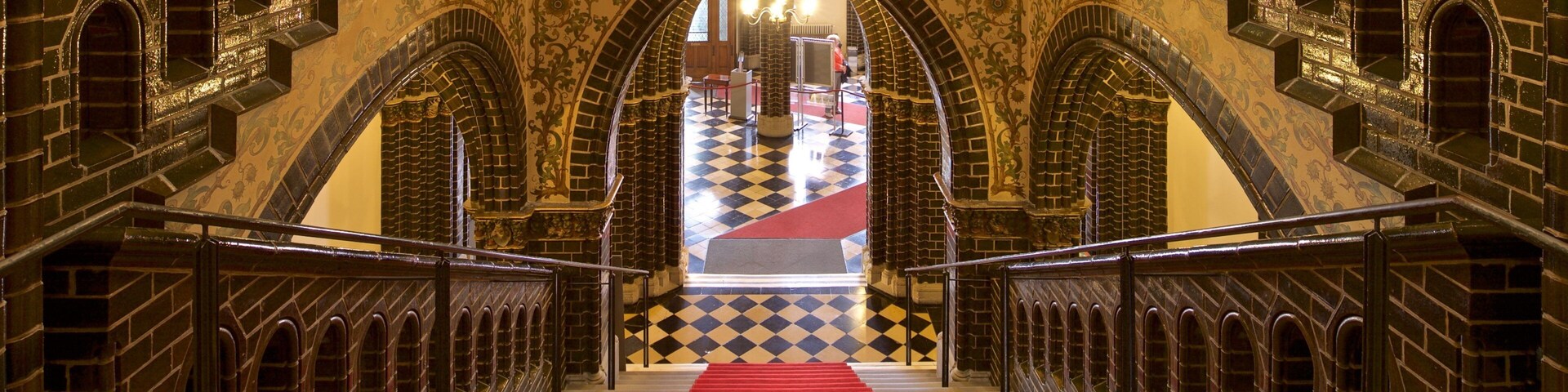 Rathaus which includes heritage elements and interior views