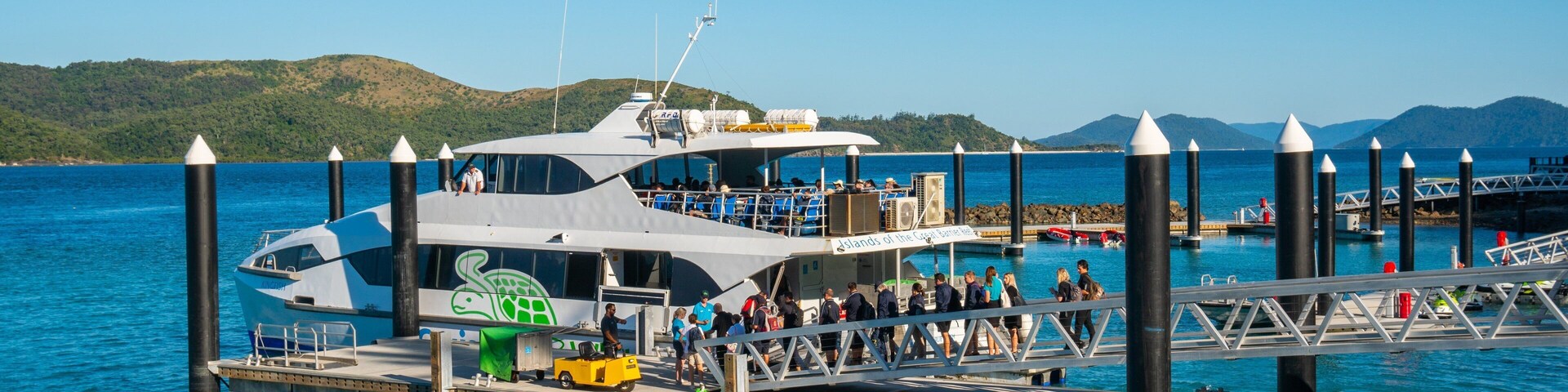 Daydream Port which includes a lake or waterhole