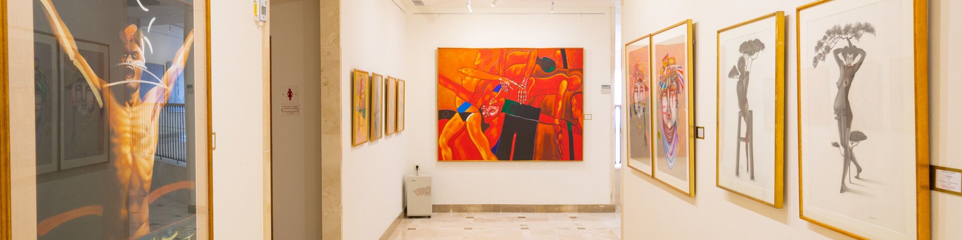 Ralli Museum featuring art and interior views