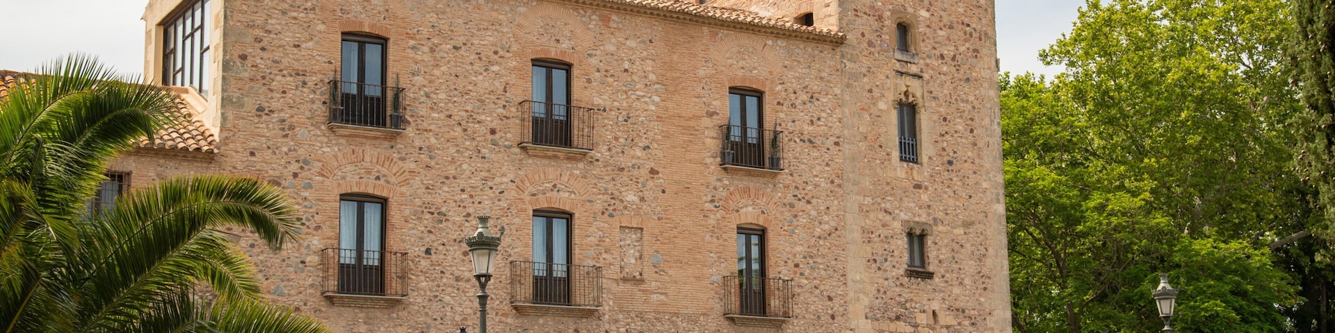 Castle Vilafortuny featuring heritage architecture