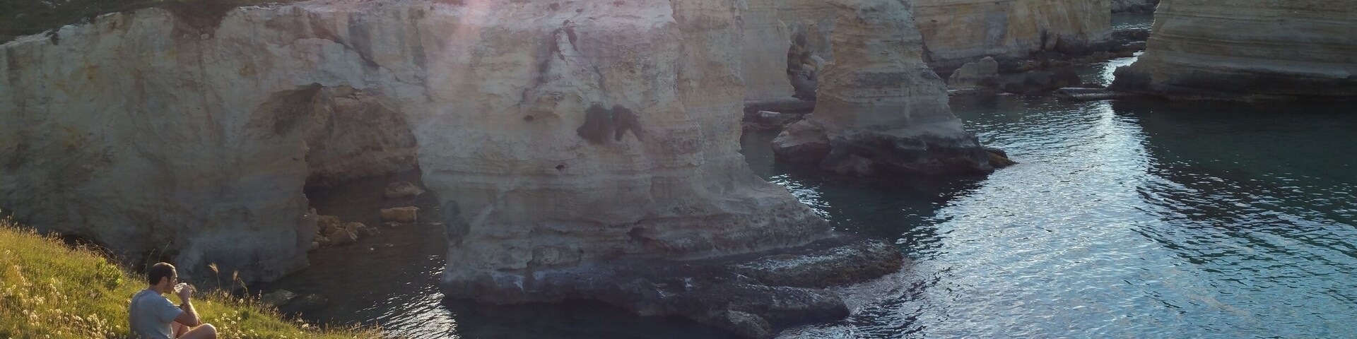 Awsome caves on The Rocks like  giants protecting Sea world