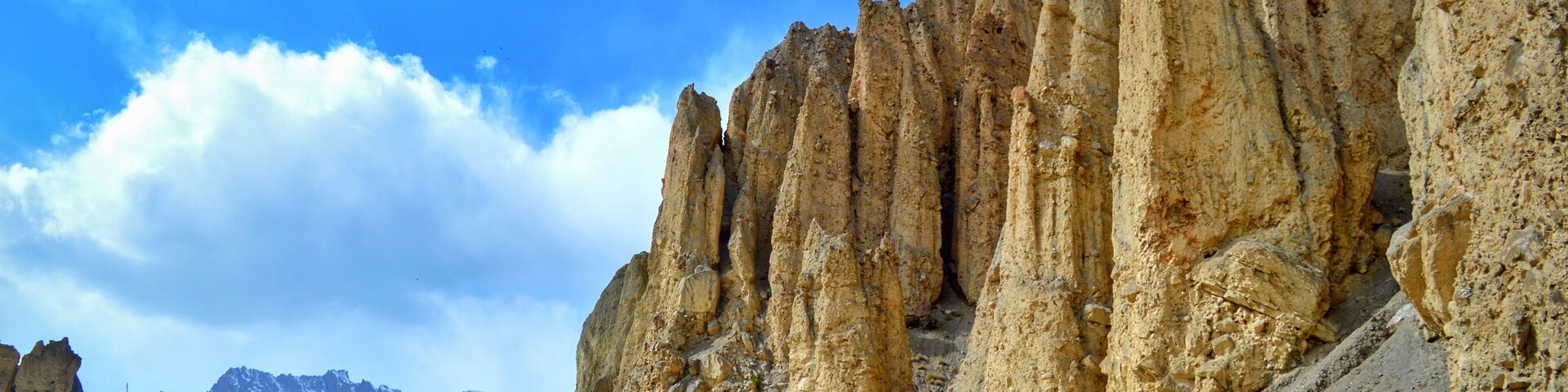 #DevsTravelBag "Bhaiya, how far is Dhankar monestry from here?" I asked my bus driver in a slow voice tone beacuse I had asked this question several times earlier and I could feel that he was feeling irritated now.
.
But he replied in a heavy tone, "I will let you know soon. You just do not worry".
.
It was hardly ten minutes from this conversation and all of sudden he stopped the bus and said, "Go..here is your Dhankar".
.
I got down from the bus and managed to take my backpack from the roof top and took a deep breath. It was already 3 O clock in the after noon. I was tired and just wanted to find a bed to rest for the day. But I think, I was wrong, very very wrong!!
.
All of sudden I realized that I was standing in the mid of no where. There were no signs of civilization there. All I could see a big gate which read that welcome to Dhankar but nothing else.
Catch my whole jouney on www.instagram.com/devstravelbag
.
.
.
. . .
.
.
.
#yourshotphotographer #NGTDailyShot #Natgeotravel #CNtravelerindia #Beautifuldestinations #LonelyPlanetIndia #Earthescope #theweekoninstagram
#IncredibleIndia #_soi #igramming_india #indiatravel #indiatourism #travelrealindia #Lifewelltravelled #travelbug #traveladdict #travellife #travels #travelgram #instatravel #instatraveling #instapassport #travelblog #travelblogger #passionpassport #ilovetravel #sky #nakedplanet #himalayas
#Troverontuesday #troveron #Lifeatexpedia #goldenhour