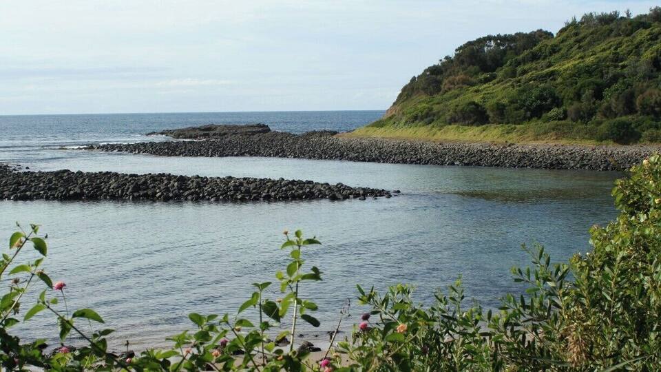 Just past Cathedral Rocks, on the awesome walk from Minnamurra to Kiama, there is a little detour from the walk along a rocky beach.