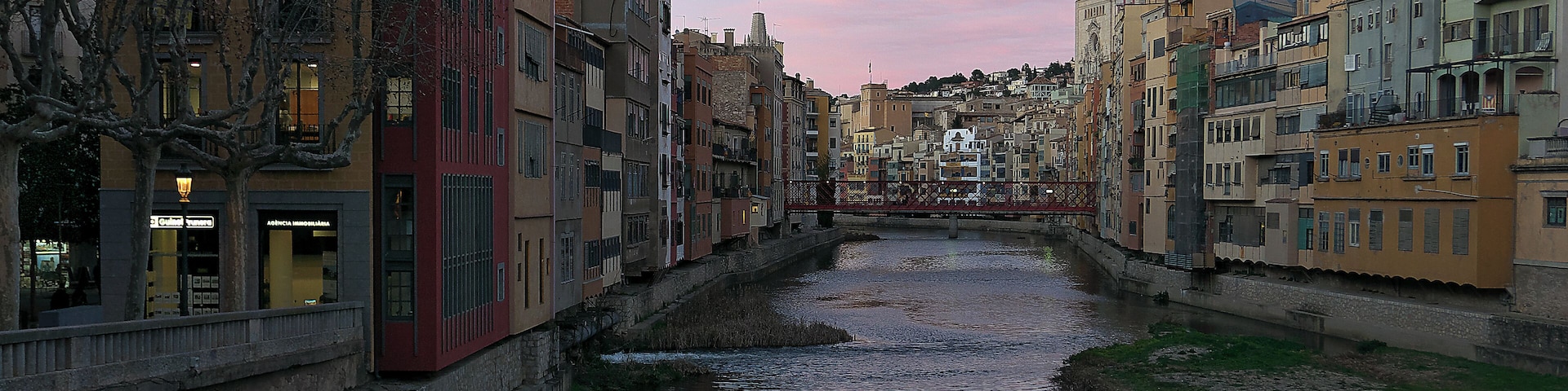 El río Oñar desde el Puente de Piedra.