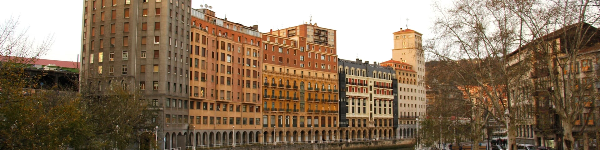 (San Frantzisko) View of the Ría del Nervión O de Bilbao.