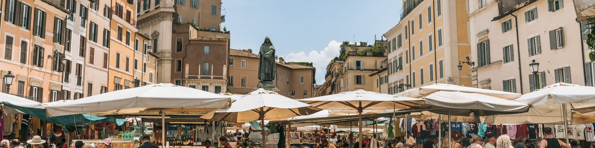 Rome City Centre which includes street scenes, a city and markets