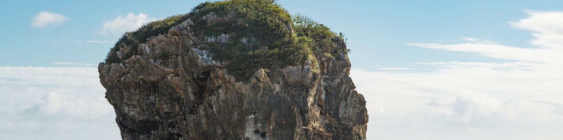 Kenting, Hengchun Township, Taiwan: Sail Rock (船帆石)