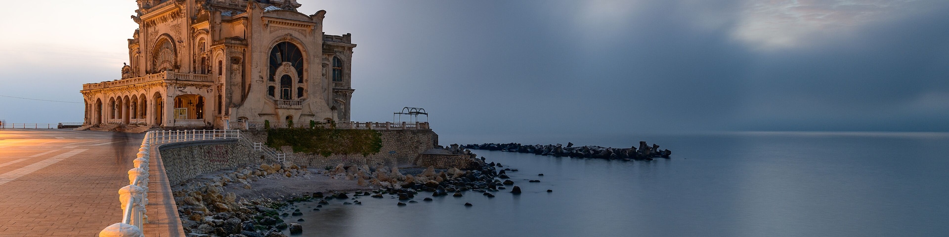 #romania #pics #sky_captures #sunrise #constanta #casino #seascape #blacksea #building #sea #longexposure #Golden